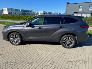 Pelēks Toyota Highlander 2022 Tallina, ar dzinēja tilpumu 2.50 L un nobraukumu 99 tūkst. km par 35900 €, foto 4 vietnē AUTOMOTO.COM.LV