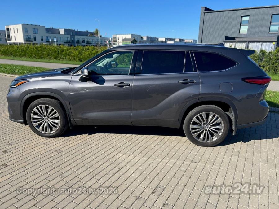 Pelēks Toyota Highlander 2022 Tallina, ar dzinēja tilpumu 2.50 L un nobraukumu 99 tūkst. km par 35900 €, foto 4 vietnē AUTOMOTO.COM.LV