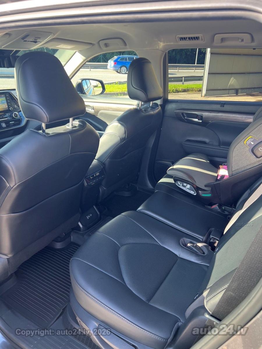 Pelēks Toyota Highlander 2022 Tallina, ar dzinēja tilpumu 2.50 L un nobraukumu 99 tūkst. km par 35900 €, foto 7 vietnē AUTOMOTO.COM.LV