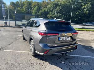 Pelēks Toyota Highlander 2022 Tallina, ar dzinēja tilpumu 2.50 L un nobraukumu 99 tūkst. km par 35900 €, foto 10 vietnē AUTOMOTO.COM.LV