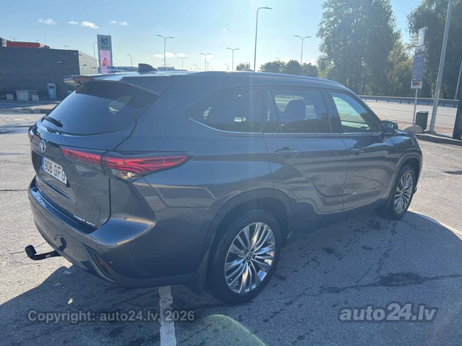 Pelēks Toyota Highlander 2022 Tallina, ar dzinēja tilpumu 2.50 L un nobraukumu 99 tūkst. km par 35900 €, foto 11 vietnē AUTOMOTO.COM.LV