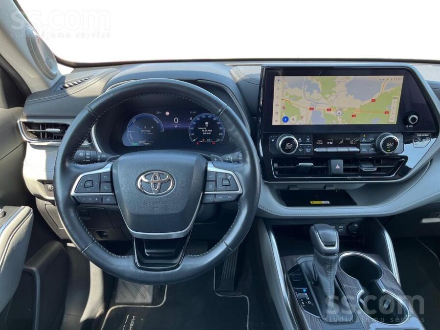 Pelēks Toyota Highlander 2023 Rīga, ar dzinēja tilpumu 2.50 L un nobraukumu 73 tūkst. km par 43990 €, foto 10 vietnē AUTOMOTO.COM.LV