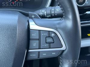 Pelēks Toyota Highlander 2023 Rīga, ar dzinēja tilpumu 2.50 L un nobraukumu 73 tūkst. km par 43990 €, foto 16 vietnē AUTOMOTO.COM.LV