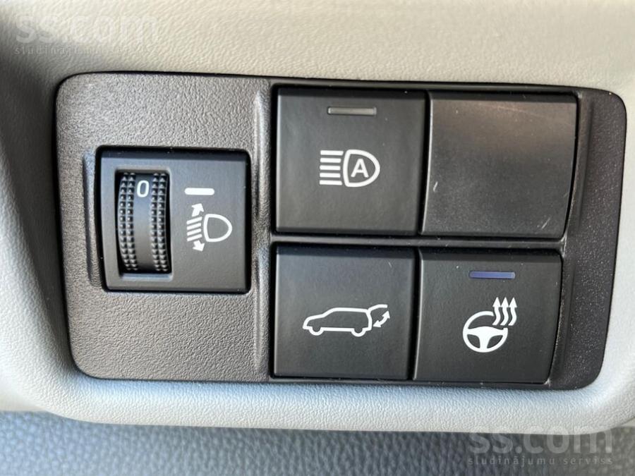 Pelēks Toyota Highlander 2023 Rīga, ar dzinēja tilpumu 2.50 L un nobraukumu 73 tūkst. km par 43990 €, foto 17 vietnē AUTOMOTO.COM.LV