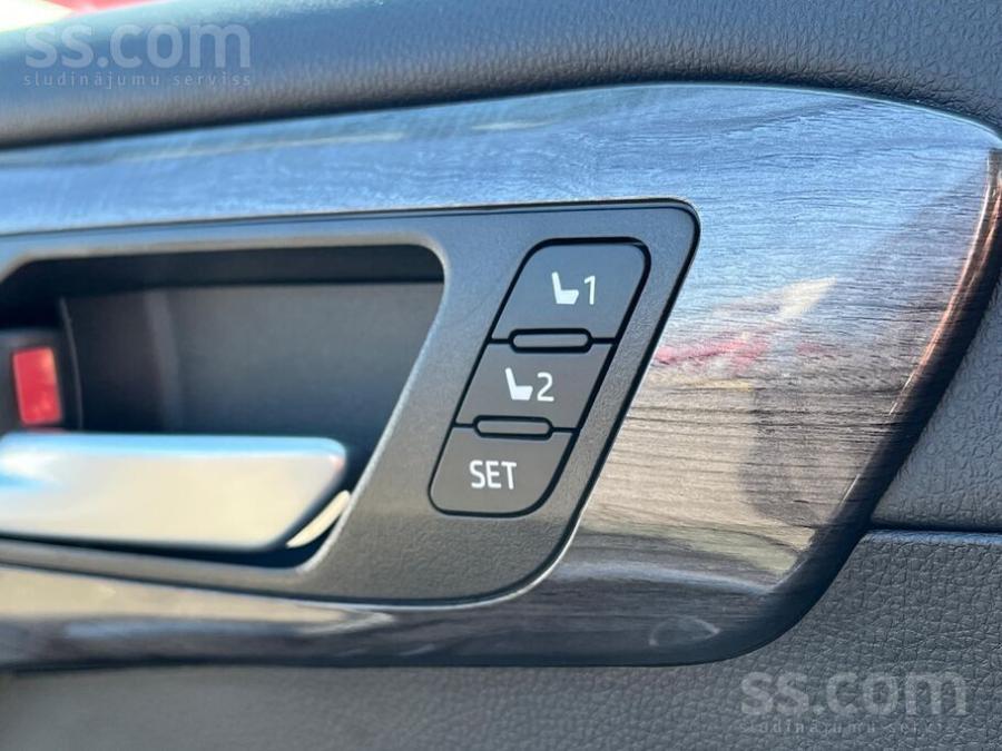 Pelēks Toyota Highlander 2023 Rīga, ar dzinēja tilpumu 2.50 L un nobraukumu 73 tūkst. km par 43990 €, foto 19 vietnē AUTOMOTO.COM.LV