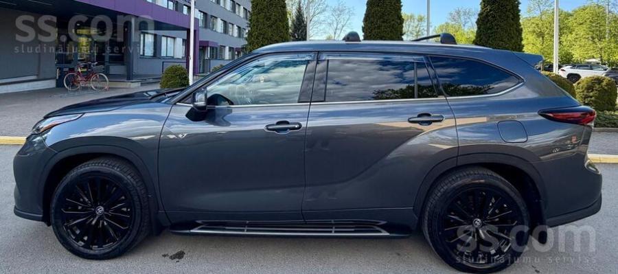 Pelēks Toyota Highlander 2024 Rīga, ar dzinēja tilpumu 2.50 L un nobraukumu 13 tūkst. km par 58000 €, foto 5 vietnē AUTOMOTO.COM.LV