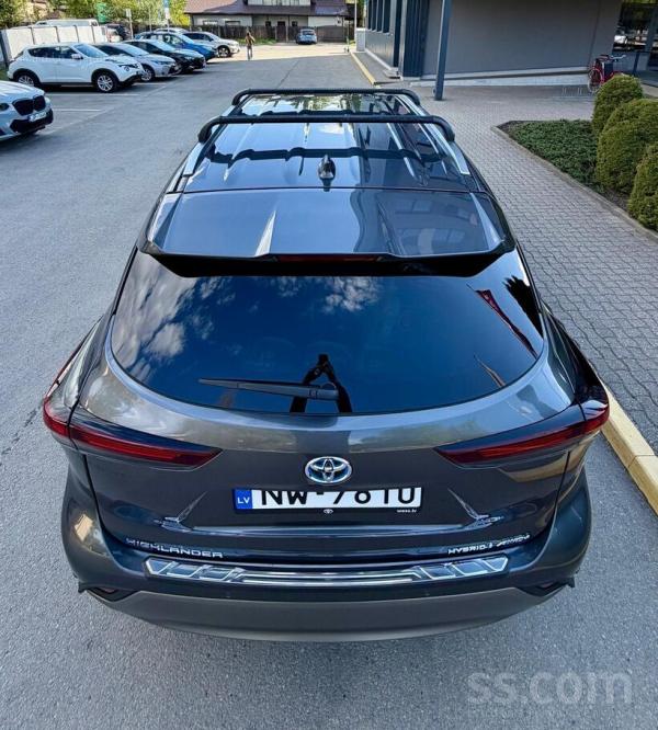 Pelēks Toyota Highlander 2024 Rīga, ar dzinēja tilpumu 2.50 L un nobraukumu 13 tūkst. km par 58000 €, foto 6 vietnē AUTOMOTO.COM.LV