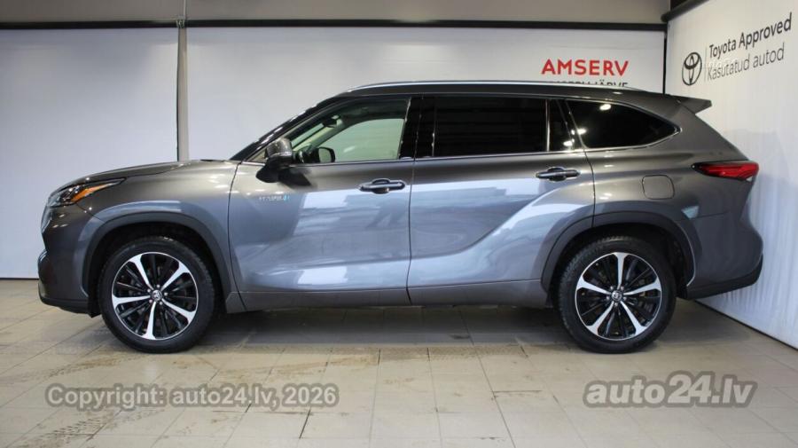 Pelēks Toyota Highlander 2021 Tallina, ar dzinēja tilpumu 2.50 L un nobraukumu 106 tūkst. km par 39990 €, foto 4 vietnē AUTOMOTO.COM.LV