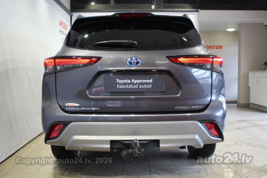 Pelēks Toyota Highlander 2021 Tallina, ar dzinēja tilpumu 2.50 L un nobraukumu 106 tūkst. km par 39990 €, foto 5 vietnē AUTOMOTO.COM.LV