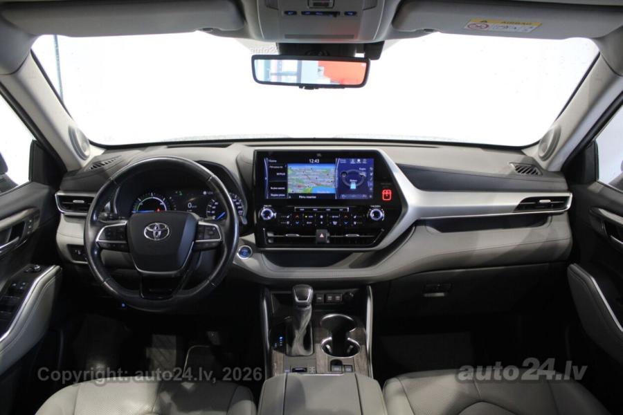 Pelēks Toyota Highlander 2021 Tallina, ar dzinēja tilpumu 2.50 L un nobraukumu 106 tūkst. km par 39990 €, foto 9 vietnē AUTOMOTO.COM.LV