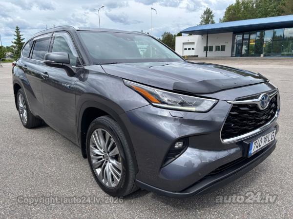 Grey Toyota Highlander 2021 in Paide, with an engine capacity of 2.50 L and mileage of 233 thousand km for 28900 €, photo 6 on AUTOMOTO.COM.LV