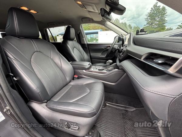 Grey Toyota Highlander 2021 in Paide, with an engine capacity of 2.50 L and mileage of 233 thousand km for 28900 €, photo 10 on AUTOMOTO.COM.LV