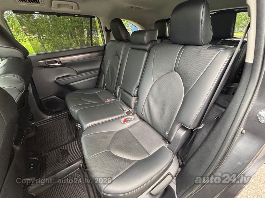 Pelēks Toyota Highlander 2021 Paide, ar dzinēja tilpumu 2.50 L un nobraukumu 233 tūkst. km par 28900 €, foto 14 vietnē AUTOMOTO.COM.LV