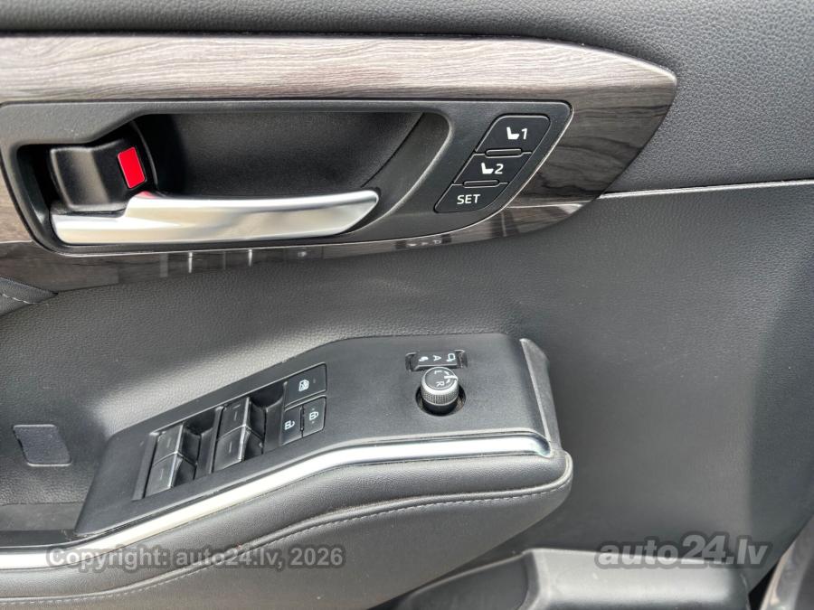 Pelēks Toyota Highlander 2021 Paide, ar dzinēja tilpumu 2.50 L un nobraukumu 233 tūkst. km par 28900 €, foto 21 vietnē AUTOMOTO.COM.LV