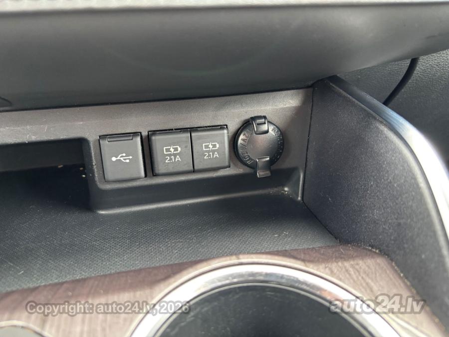 Pelēks Toyota Highlander 2021 Paide, ar dzinēja tilpumu 2.50 L un nobraukumu 233 tūkst. km par 28900 €, foto 24 vietnē AUTOMOTO.COM.LV
