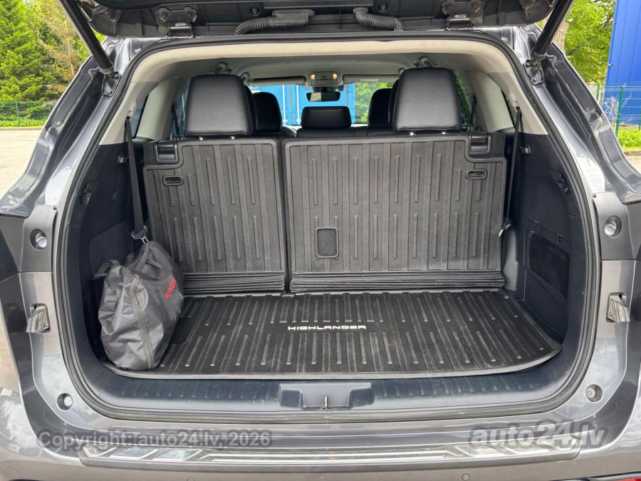 Pelēks Toyota Highlander 2021 Paide, ar dzinēja tilpumu 2.50 L un nobraukumu 233 tūkst. km par 28900 €, foto 28 vietnē AUTOMOTO.COM.LV