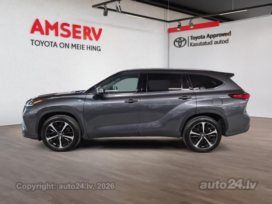 Grey Toyota Highlander 2021 in Tallinn, with an engine capacity of 2.50 L and mileage of 116 thousand km for 39990 €, photo 4 on AUTOMOTO.COM.LV