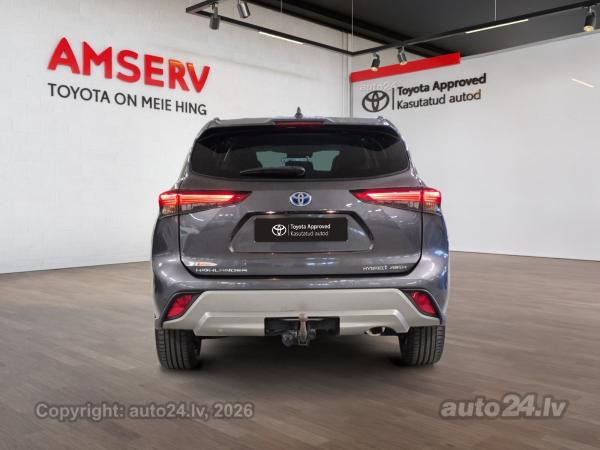 Серый Тойота Хайлендер 2021 в Таллин, объемом двигателя 2.50 л и пробегом 116 тыс. км за 39990 €, фото 4 на AUTOMOTO.COM.LV