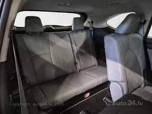 Grey Toyota Highlander 2021 in Tallinn, with an engine capacity of 2.50 L and mileage of 116 thousand km for 39990 €, photo 17 on AUTOMOTO.COM.LV