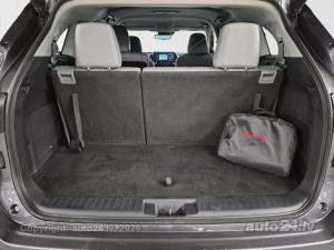 Grey Toyota Highlander 2021 in Tallinn, with an engine capacity of 2.50 L and mileage of 116 thousand km for 39990 €, photo 18 on AUTOMOTO.COM.LV