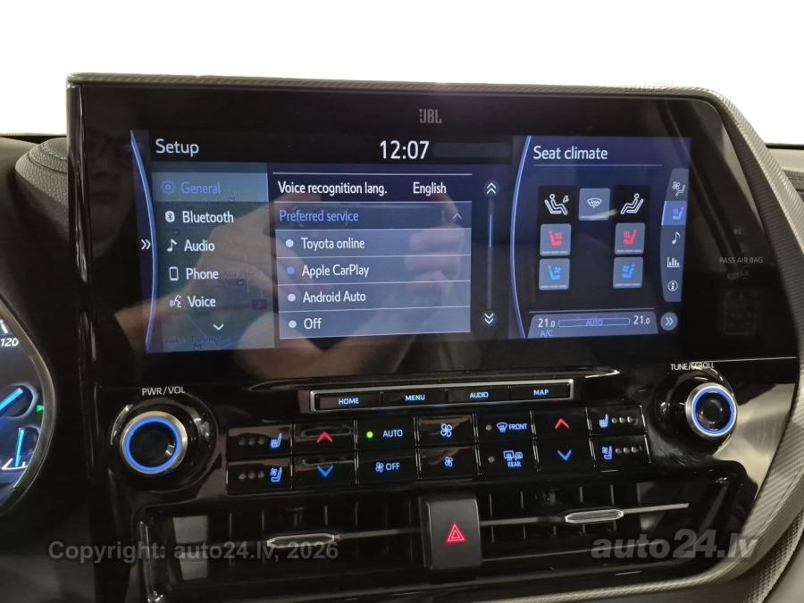 Grey Toyota Highlander 2021 in Tallinn, with an engine capacity of 2.50 L and mileage of 116 thousand km for 39990 €, photo 25 on AUTOMOTO.COM.LV