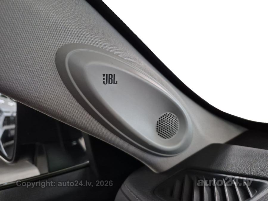 Grey Toyota Highlander 2021 in Tallinn, with an engine capacity of 2.50 L and mileage of 116 thousand km for 39990 €, photo 26 on AUTOMOTO.COM.LV