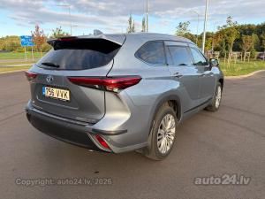 Pelēks Toyota Highlander 2021 Tallina, ar dzinēja tilpumu 2.50 L un nobraukumu 45 tūkst. km par 39990 €, foto 6 vietnē AUTOMOTO.COM.LV