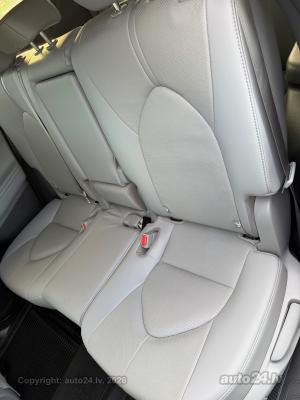 Pelēks Toyota Highlander 2021 Tallina, ar dzinēja tilpumu 2.50 L un nobraukumu 45 tūkst. km par 39990 €, foto 10 vietnē AUTOMOTO.COM.LV