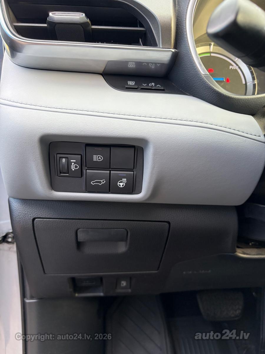 Pelēks Toyota Highlander 2021 Tallina, ar dzinēja tilpumu 2.50 L un nobraukumu 45 tūkst. km par 39990 €, foto 17 vietnē AUTOMOTO.COM.LV