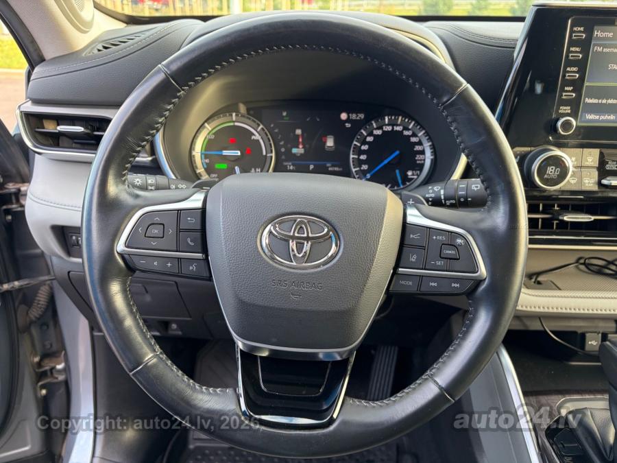 Pelēks Toyota Highlander 2021 Tallina, ar dzinēja tilpumu 2.50 L un nobraukumu 45 tūkst. km par 39990 €, foto 20 vietnē AUTOMOTO.COM.LV