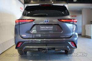 Pelēks Toyota Highlander 2022 Tallina, ar dzinēja tilpumu 2.50 L un nobraukumu 65 tūkst. km par 45490 €, foto 4 vietnē AUTOMOTO.COM.LV