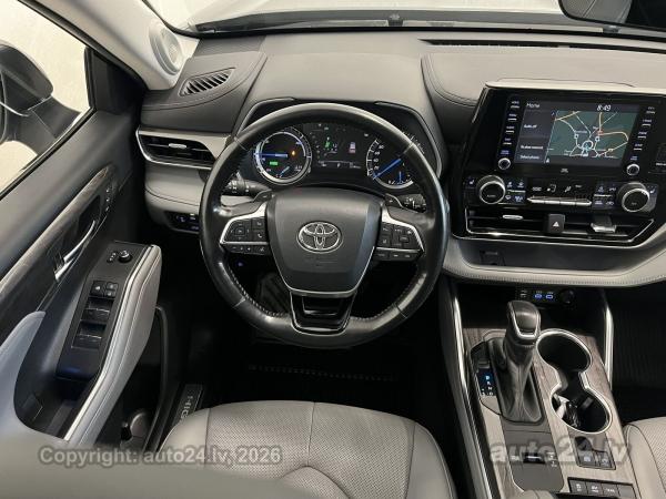 Pelēks Toyota Highlander 2022 Rakvere, ar dzinēja tilpumu 2.49 L un nobraukumu 120 tūkst. km par 39990 €, foto 8 vietnē AUTOMOTO.COM.LV