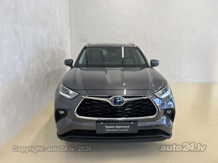 Pelēks Toyota Highlander 2022 Rakvere, ar dzinēja tilpumu 2.49 L un nobraukumu 120 tūkst. km par 39990 €, foto 5 vietnē AUTOMOTO.COM.LV