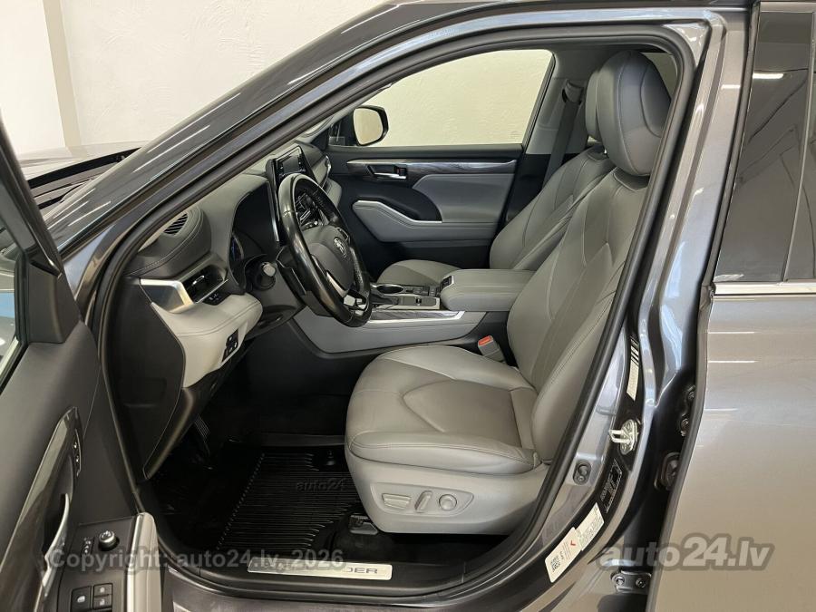 Pelēks Toyota Highlander 2022 Rakvere, ar dzinēja tilpumu 2.49 L un nobraukumu 120 tūkst. km par 39990 €, foto 13 vietnē AUTOMOTO.COM.LV