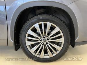 Pelēks Toyota Highlander 2022 Rakvere, ar dzinēja tilpumu 2.49 L un nobraukumu 120 tūkst. km par 39990 €, foto 19 vietnē AUTOMOTO.COM.LV