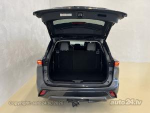 Pelēks Toyota Highlander 2022 Rakvere, ar dzinēja tilpumu 2.49 L un nobraukumu 120 tūkst. km par 39990 €, foto 20 vietnē AUTOMOTO.COM.LV
