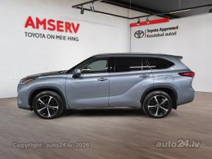 Grey Toyota Highlander 2022 in Tallinn, with an engine capacity of 2.50 L and mileage of 76 thousand km for 43490 €, photo 4 on AUTOMOTO.COM.LV