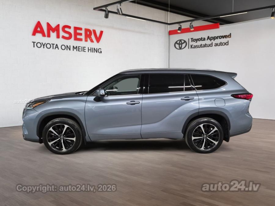 Grey Toyota Highlander 2022 in Tallinn, with an engine capacity of 2.50 L and mileage of 76 thousand km for 43490 €, photo 4 on AUTOMOTO.COM.LV