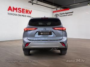 Grey Toyota Highlander 2022 in Tallinn, with an engine capacity of 2.50 L and mileage of 76 thousand km for 43490 €, photo 5 on AUTOMOTO.COM.LV