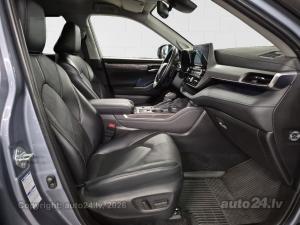 Grey Toyota Highlander 2022 in Tallinn, with an engine capacity of 2.50 L and mileage of 76 thousand km for 43490 €, photo 7 on AUTOMOTO.COM.LV