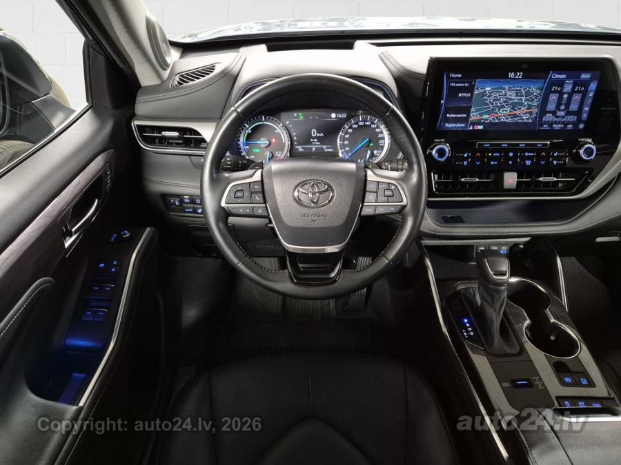 Grey Toyota Highlander 2022 in Tallinn, with an engine capacity of 2.50 L and mileage of 76 thousand km for 43490 €, photo 10 on AUTOMOTO.COM.LV