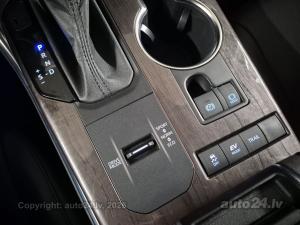 Grey Toyota Highlander 2022 in Tallinn, with an engine capacity of 2.50 L and mileage of 76 thousand km for 43490 €, photo 25 on AUTOMOTO.COM.LV