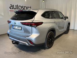 Pelēks Toyota Highlander 2024 Tallina, ar dzinēja tilpumu 2.50 L un nobraukumu 35 tūkst. km par 51900 €, foto 6 vietnē AUTOMOTO.COM.LV