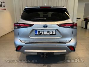 Pelēks Toyota Highlander 2024 Tallina, ar dzinēja tilpumu 2.50 L un nobraukumu 35 tūkst. km par 51900 €, foto 7 vietnē AUTOMOTO.COM.LV
