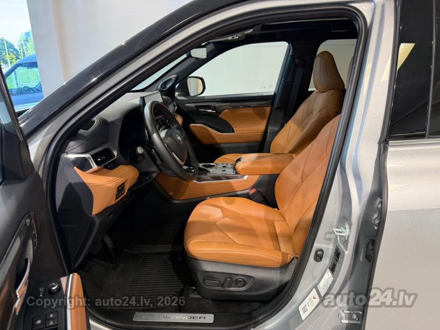 Pelēks Toyota Highlander 2024 Tallina, ar dzinēja tilpumu 2.50 L un nobraukumu 35 tūkst. km par 51900 €, foto 9 vietnē AUTOMOTO.COM.LV