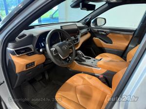 Pelēks Toyota Highlander 2024 Tallina, ar dzinēja tilpumu 2.50 L un nobraukumu 35 tūkst. km par 51900 €, foto 10 vietnē AUTOMOTO.COM.LV