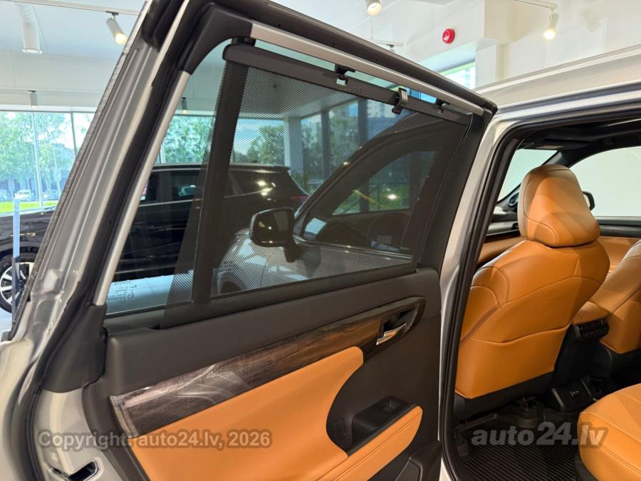 Pelēks Toyota Highlander 2024 Tallina, ar dzinēja tilpumu 2.50 L un nobraukumu 35 tūkst. km par 51900 €, foto 14 vietnē AUTOMOTO.COM.LV