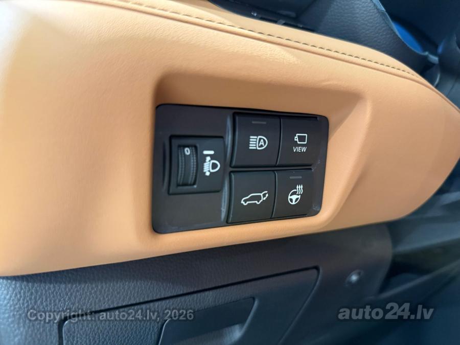 Pelēks Toyota Highlander 2024 Tallina, ar dzinēja tilpumu 2.50 L un nobraukumu 35 tūkst. km par 51900 €, foto 16 vietnē AUTOMOTO.COM.LV