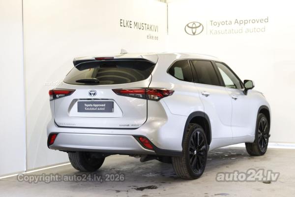 Toyota Highlander 2024 Tallina vietnē Pelēks Toyota Highlander 2024 Tallina, ar dzinēja tilpumu 2.49 L un nobraukumu 47 tūkst. km par 53000 €, foto 3 vietnē AUTOMOTO.COM.LV