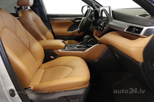 Toyota Highlander 2024 Tallina vietnē Pelēks Toyota Highlander 2024 Tallina, ar dzinēja tilpumu 2.49 L un nobraukumu 47 tūkst. km par 53000 €, foto 7 vietnē AUTOMOTO.COM.LV